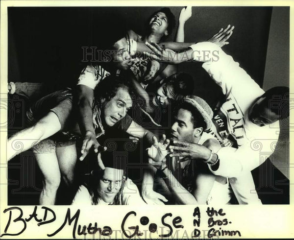 1989 Press Photo Bad Mutha Goose and The Bros. Grimm, Entertainers - s ...