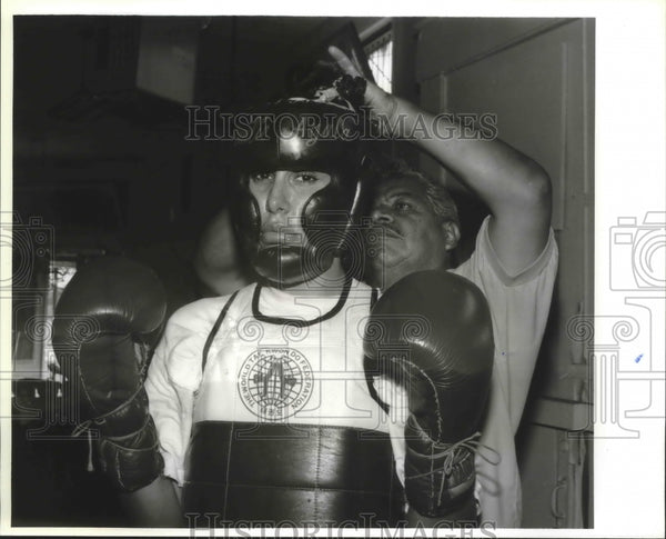 1993 Press Photo Misty Friedman, female boxer training, Zarzamora Gym ...