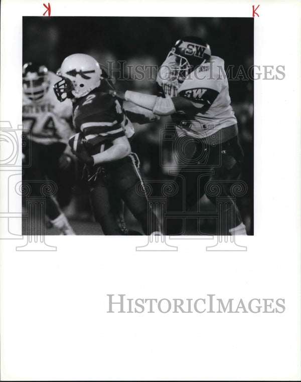 1990 Press Photo Football Players Vincent Yates and Roy Degollado at ...