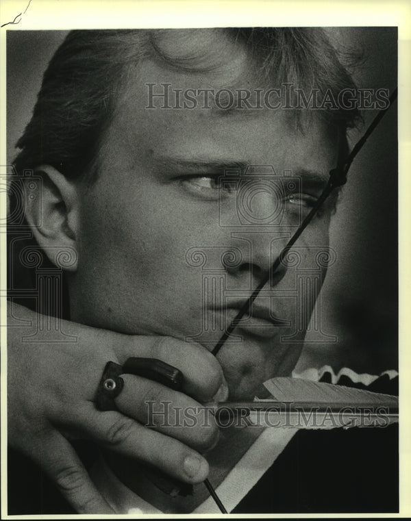 1986 Press Photo Archer Tommy DeLong - sas08486 - Historic Images