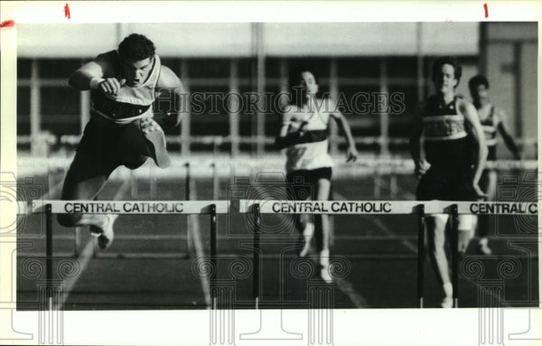 1991 Press Photo Tim McGowen, Clemens High School Track Hurdle Jumper ...