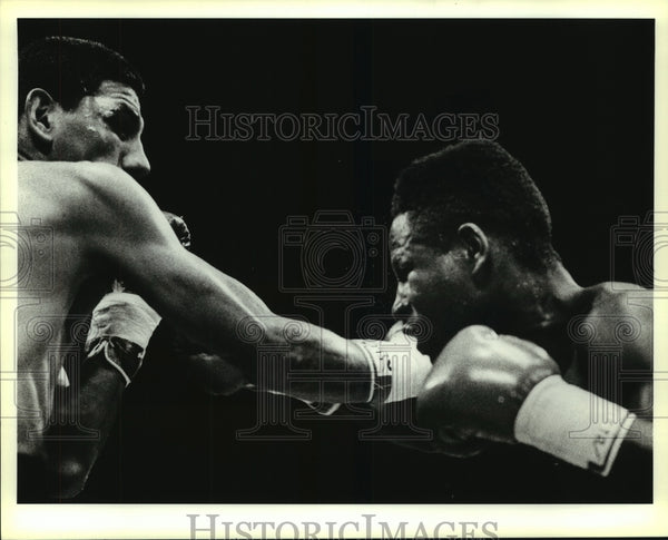 1988 Press Photo Boxers Ralph Reyes and Harold Rhodes at Bout ...