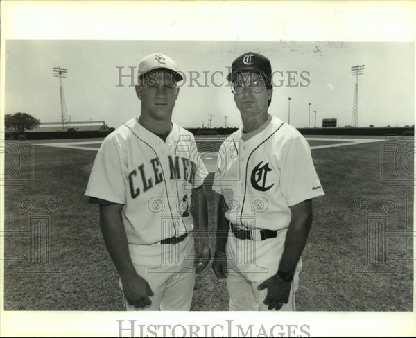 1993 Press Photo High school baseball coach Joe Moon and player Sean ...