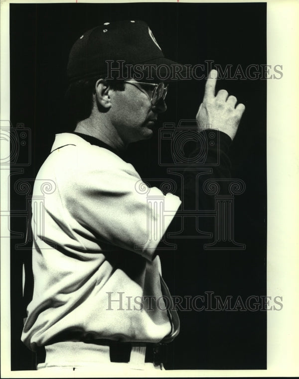 1993 Press Photo Churchill High baseball coach Joe Moon - sas13042 ...