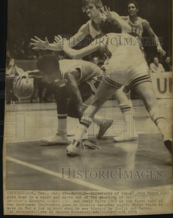 1976 Press Photo John Moore, University of Texas Basketball Player at ...