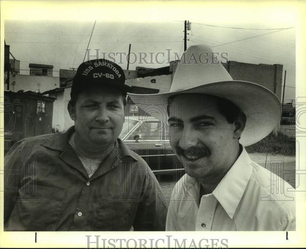 1986 Press Photo USS Saratoga Crew Member Michael Cowan & Mike Cowan Sr ...