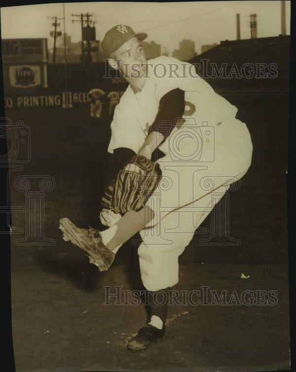 Press Photo Baseball Player Glenn Mickens On the Mound Winds Up For a ...