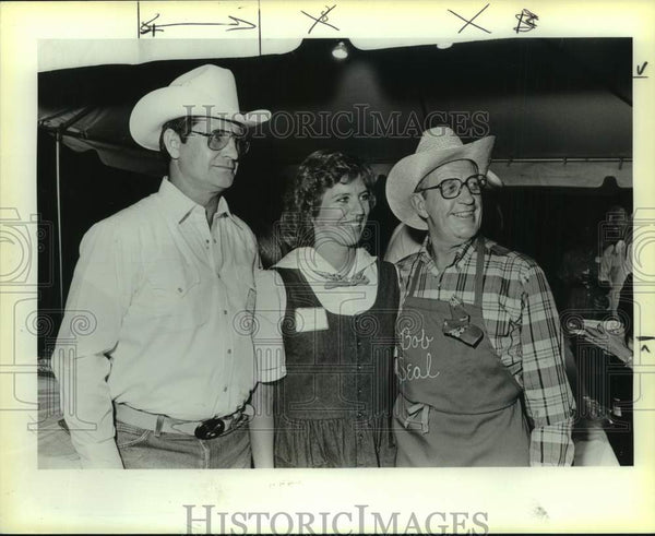 1986 Press Photo YMCA Benefit Attendees at Clyde Johnson Ranch ...