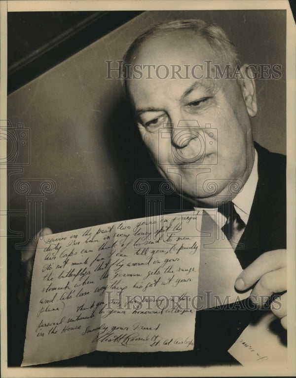 1943 Press Photo Representative Fritz Lanham reads an Elliott Roosevelt ...