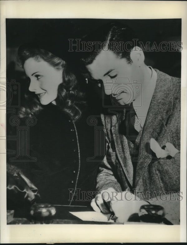 1945 Press Photo Screen Star Jeanne Crain and Paul Brinkman postpone ...