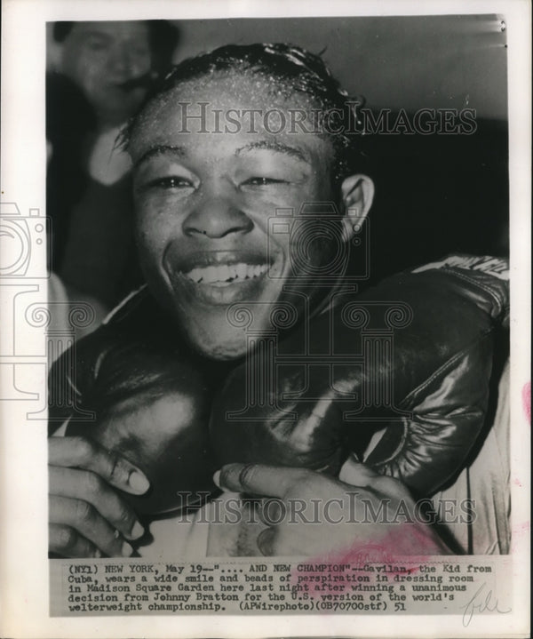 1951 Press Photo Gavilan after winning match against Johnny Bratton ...