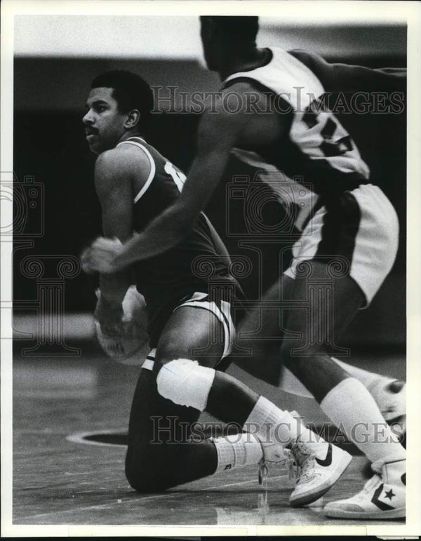 Press Photo Wagner College Basketball Player Number Fifteen at L.I.U ...