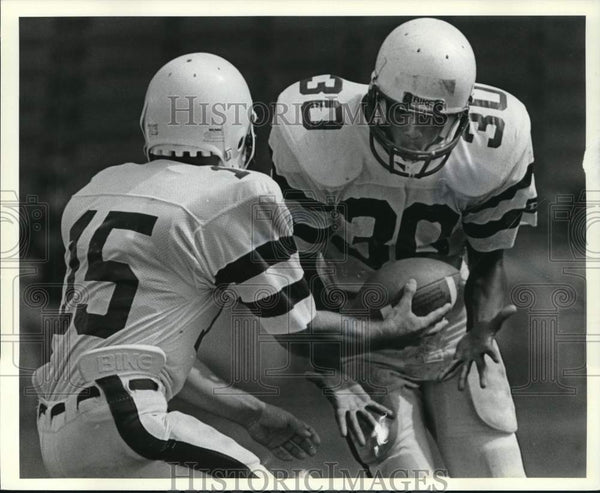 1984 Press Photo Wagner College Football Game Action - Historic Images