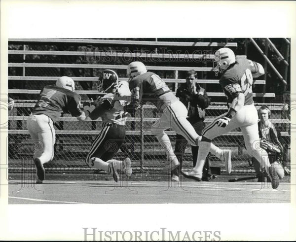 Press Photo Wagner College Football Game Action - Historic Images