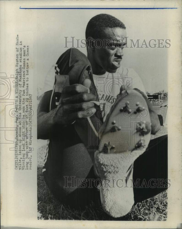1967 Press Photo Pan Am Games long jumper Ralph Boston in Winnipeg ...