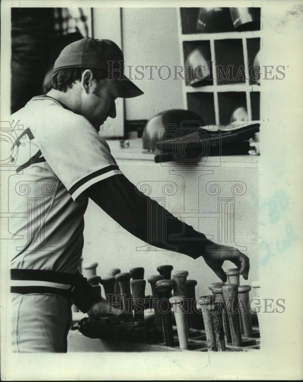 1974 Press Photo Major League Baseball player and Terry Crowley picks ...