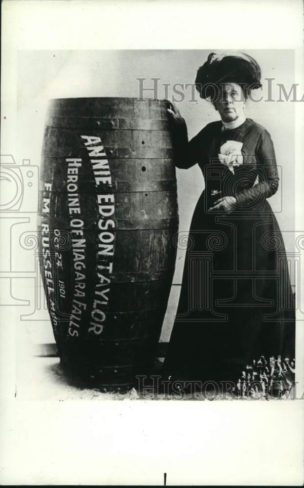 1976 Press Photo Annie Edson Taylor, Heroine of Niagara Falls ...