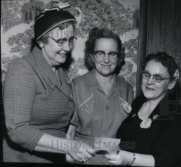 1959 Press Photo Mrs. John Peterschick w/ Clara Bartling and Mrs. A ...