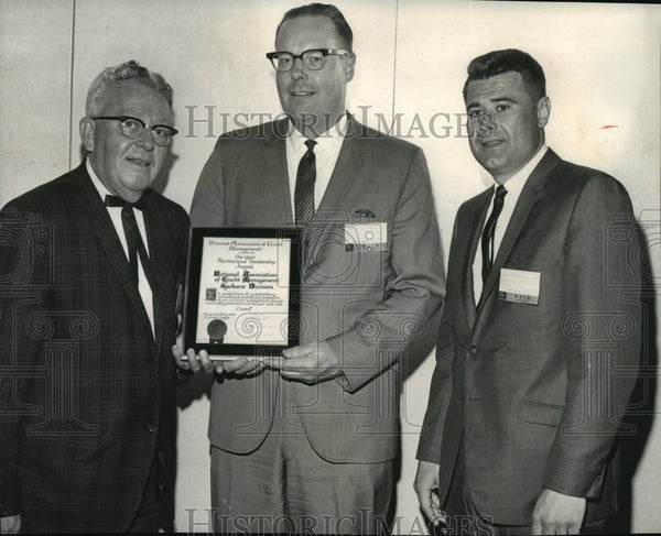 1966 Press Photo Robert Rielly and Jerry Andrews Meritorious Membership ...