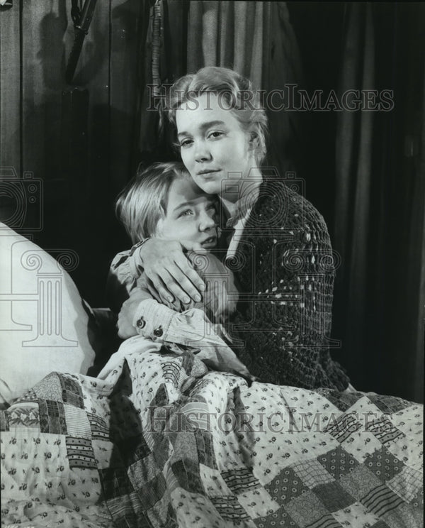 1980 Press Photo Actors Jane Wyman and Claude Jarman Junior in The ...