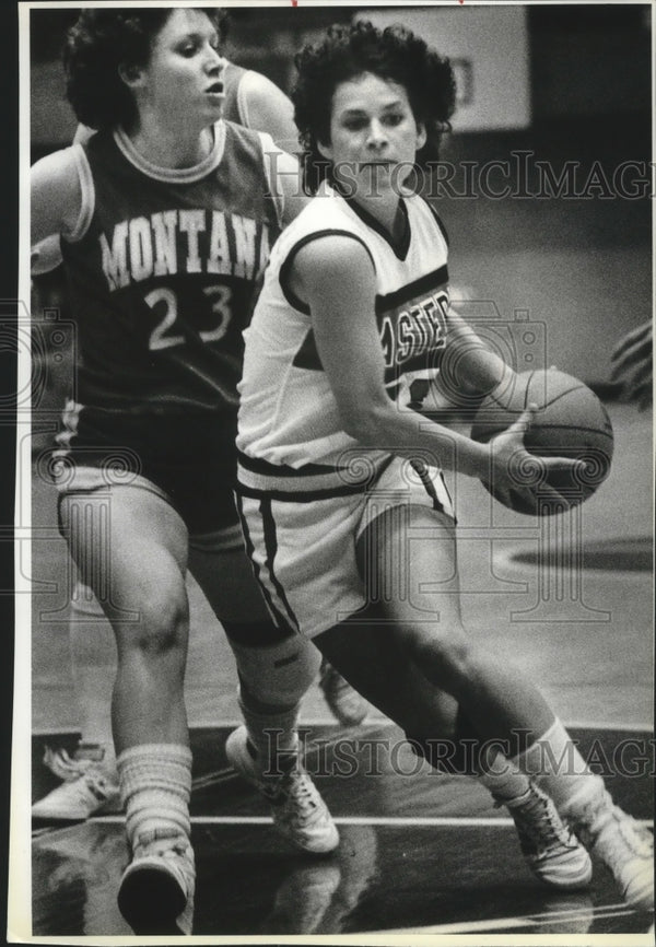 1985 Press Photo Lisa Comstock controls the basketball - sps00409 ...
