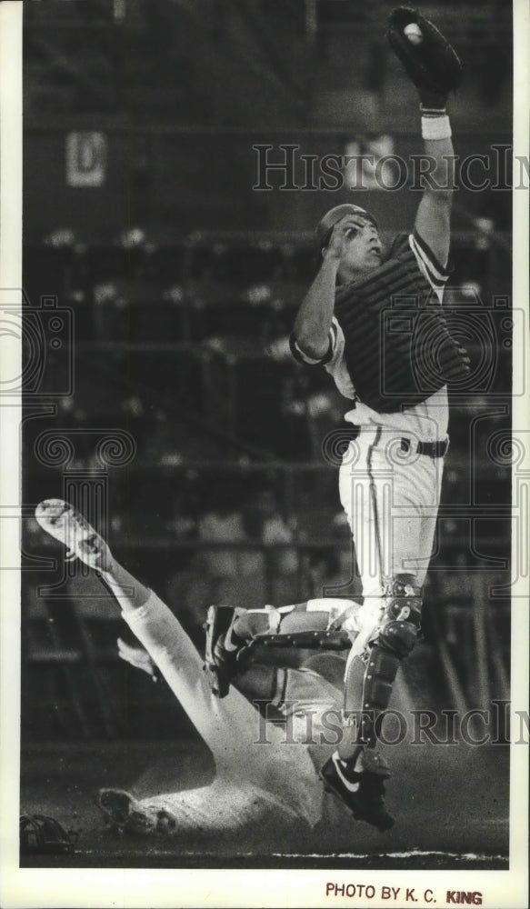 1987 Press Photo Spokane Indians Baseball catcher Andy Skeels and Joel ...