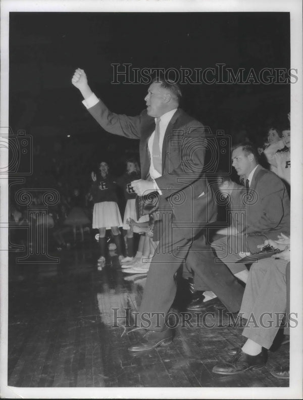1961 Press Photo Central Valley Basketball Coach Ray Thacker - spx14243 ...