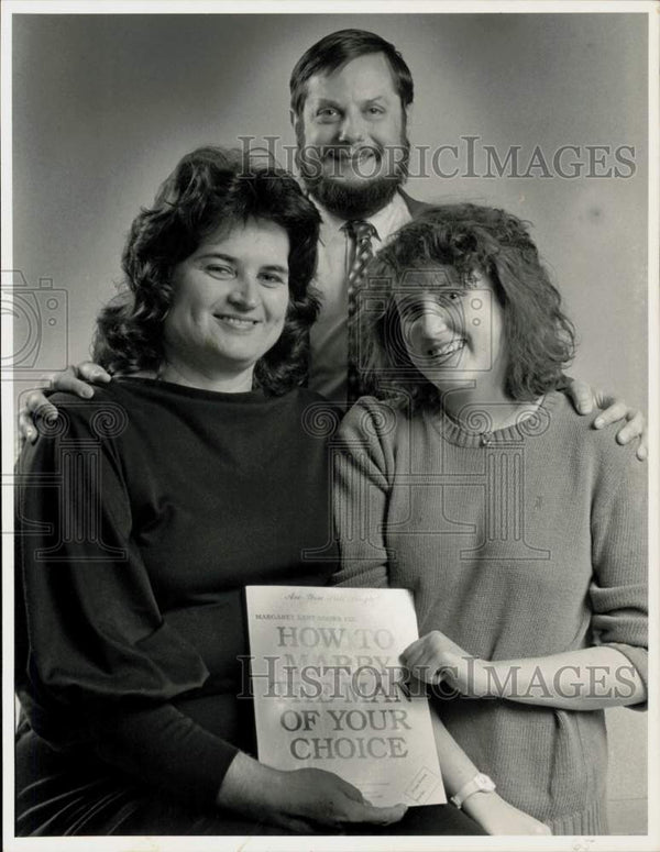 1985 Press Photo Author Margaret Kent and her family - sra34031 ...