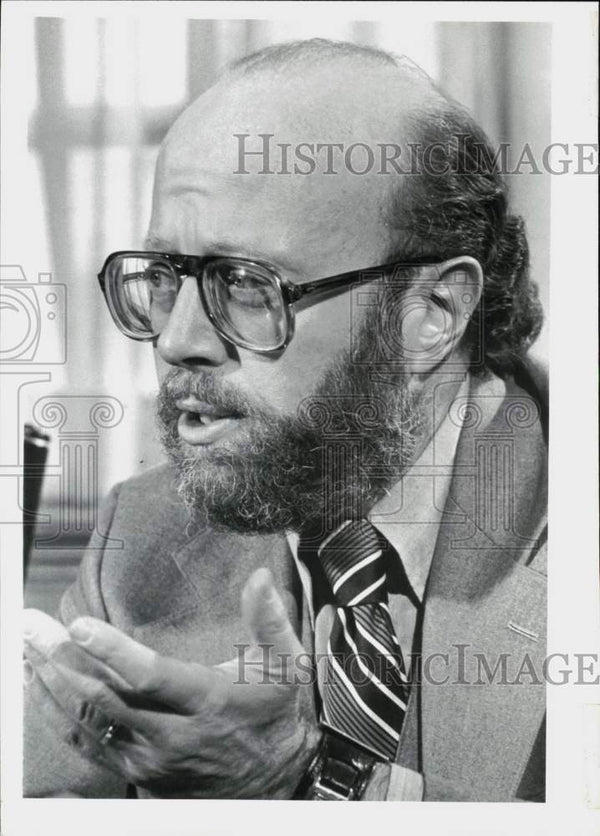 1978 Press Photo Jerry Goodman holds press conference at Security ...