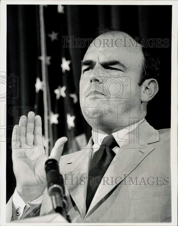1972 Press Photo John D. Ehrlichman Tells Press No Tax Increases ...
