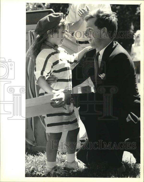 1988 Press Photo Doug Logan, Sportscaster from WIXT 9 with Shelley Val ...