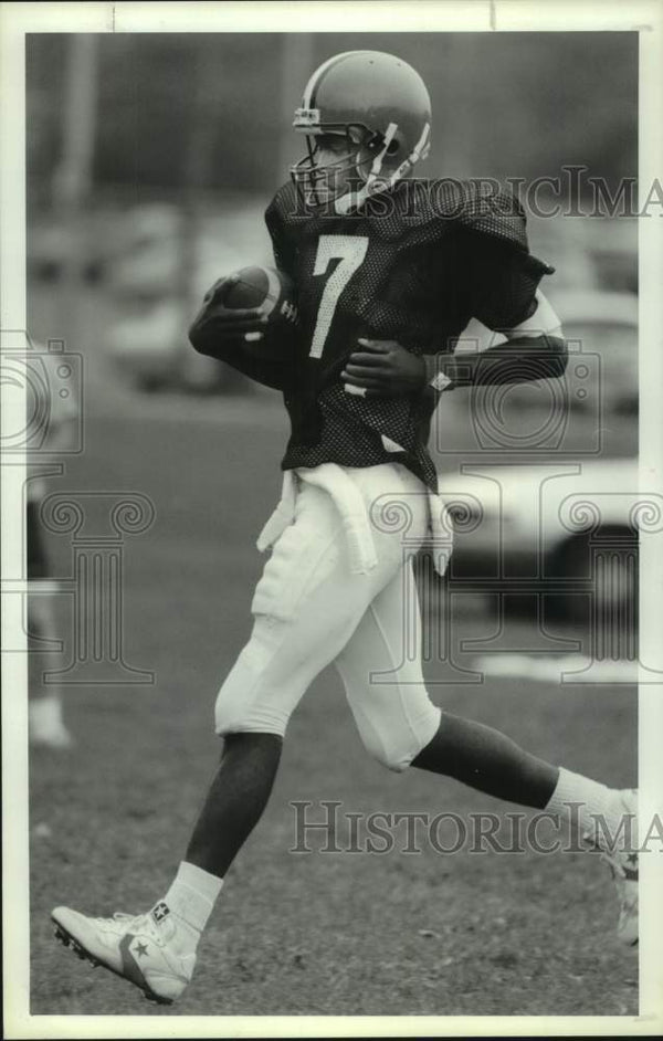 1990 Press Photo Syracuse football wide receiver Rob Carpenter runs in ...