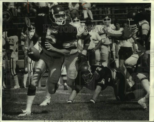 1984 Press Photo Steve Calabria, starting quarterback for Colgate, New ...