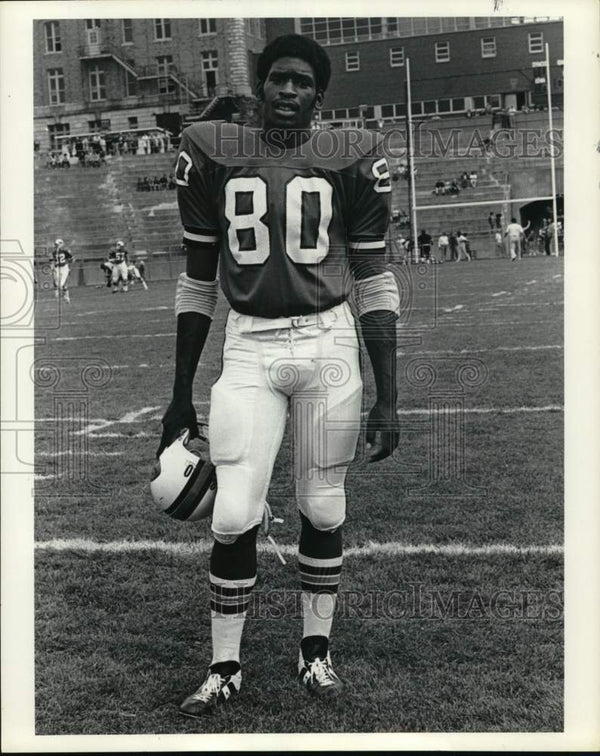 Press Photo Football player Mike Jones - sys06311 - Historic Images
