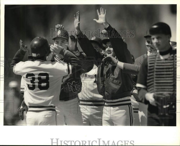 1989 Press Photo Cicero-North Syracuse Baseball Team Players at Game ...