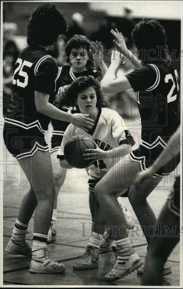 1989 Press Photo Cicero North Syracuse basketball player Kim Muller ...