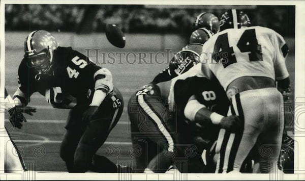 1984 Press Photo Syracuse University football player Jaime Covington ...