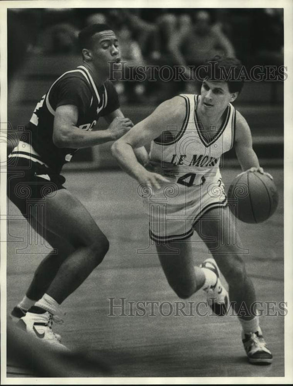 1987 Press Photo LeMoyne College basketball player Scott Hicks drives ...
