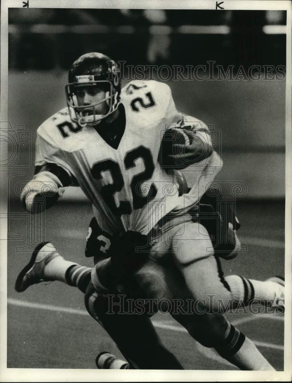 Press Photo Colgate football player #22 runs against Syracue U at ...