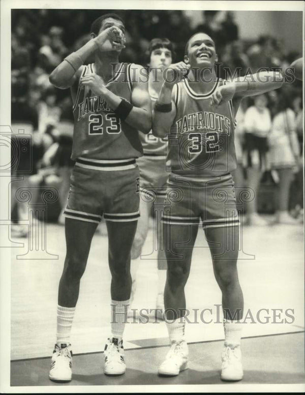 1985 Press Photo Patriots basketball players Lance Blandord #23 & King ...