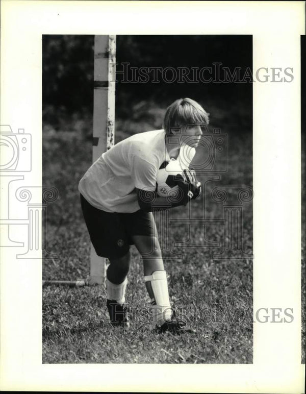 1989 Press Photo Oneida High soccer player Katrina Combs at Maxwell ...