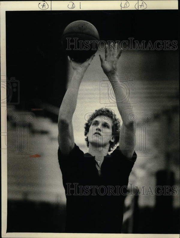 Press Photo Basketball Player Leo Rautins - Historic Images