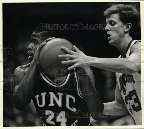 1990 Press Photo Delano Johnson & Mike Hopkins in the Carrier Classic ...