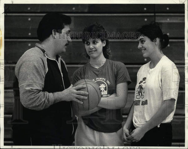 1986 Press Photo Mynderse Academy Women's Basketball with Players ...