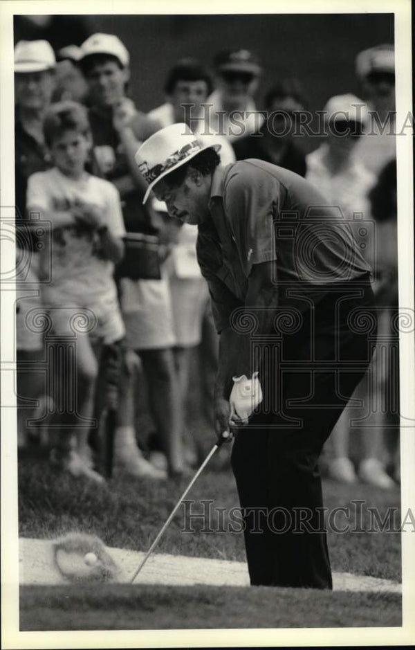 1989 Press Photo Golfer Jim Dent in Sand Pit at MONY Senior Tournament ...