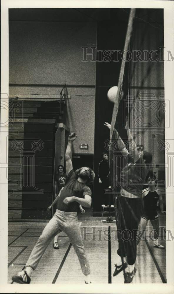 1984 Press Photo Coed Volleyball Game at Gym in Cicero, New York ...