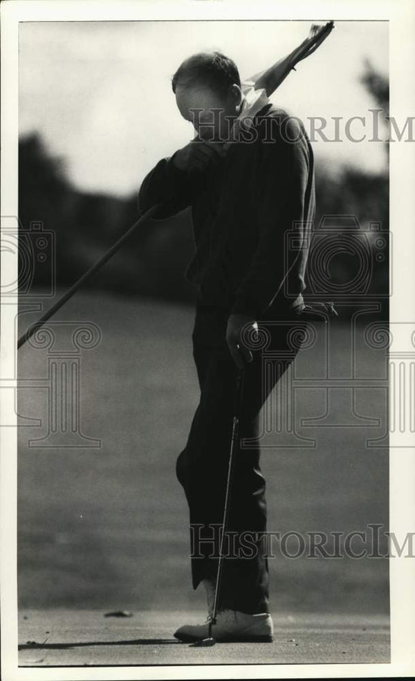 1987 Press Photo Golfer Alan Foster on Golf Course - Historic Images