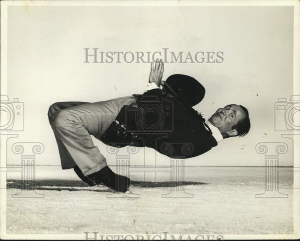 Press Photo Mr. Frick performs with Shipstads & Johnson Ice Follies ...