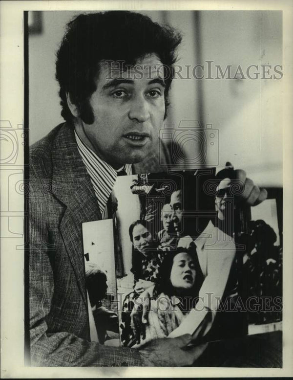 1973 Press Photo Don Luce shows photographs in New York - tua27827 ...