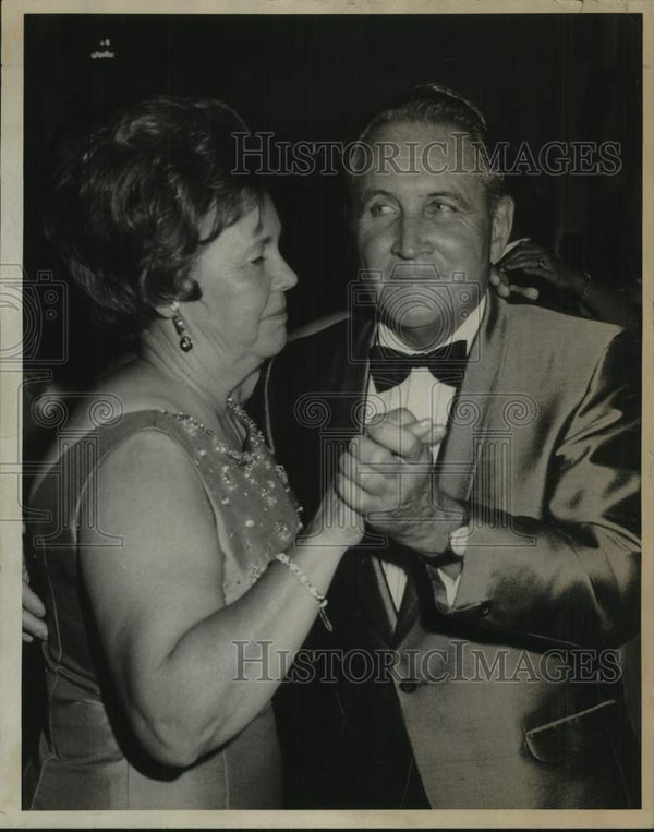 Press Photo Arthur J Leonard dances with Mrs William Pfeiffer of Albany ...